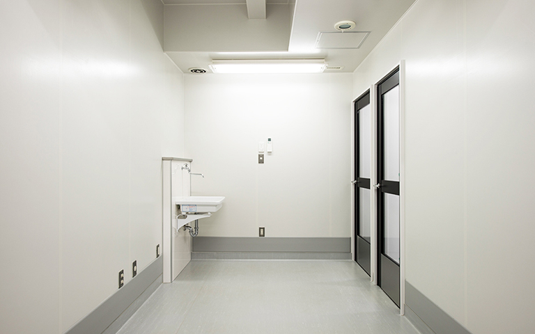 Filling technology that moves the world, "Filling room and Filling ...